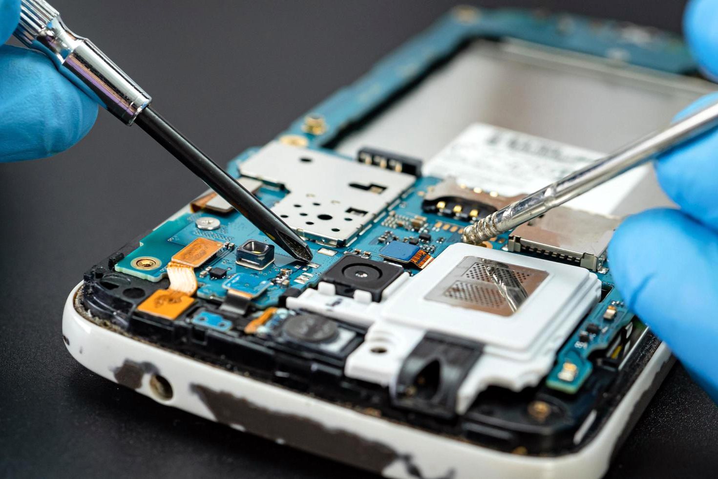 Mobile Phone Hardware Repair Technician – Shridevi Centre for Skills ...